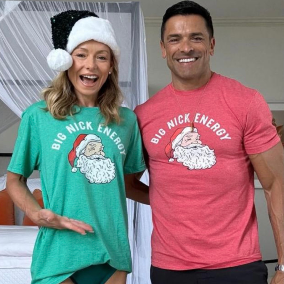 Fans Left Divided Over Kelly Ripa’s Holiday Photo With No Pants: ‘Why ...